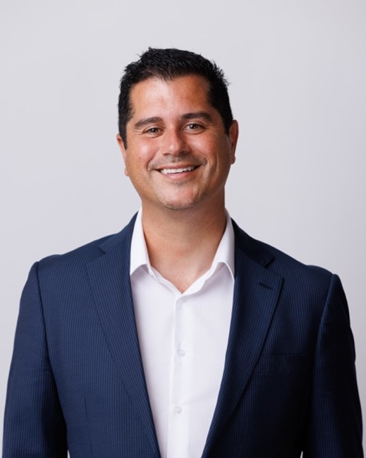 It Takes a Village to Deliver a Service: How Networks Can De-Complexify ...